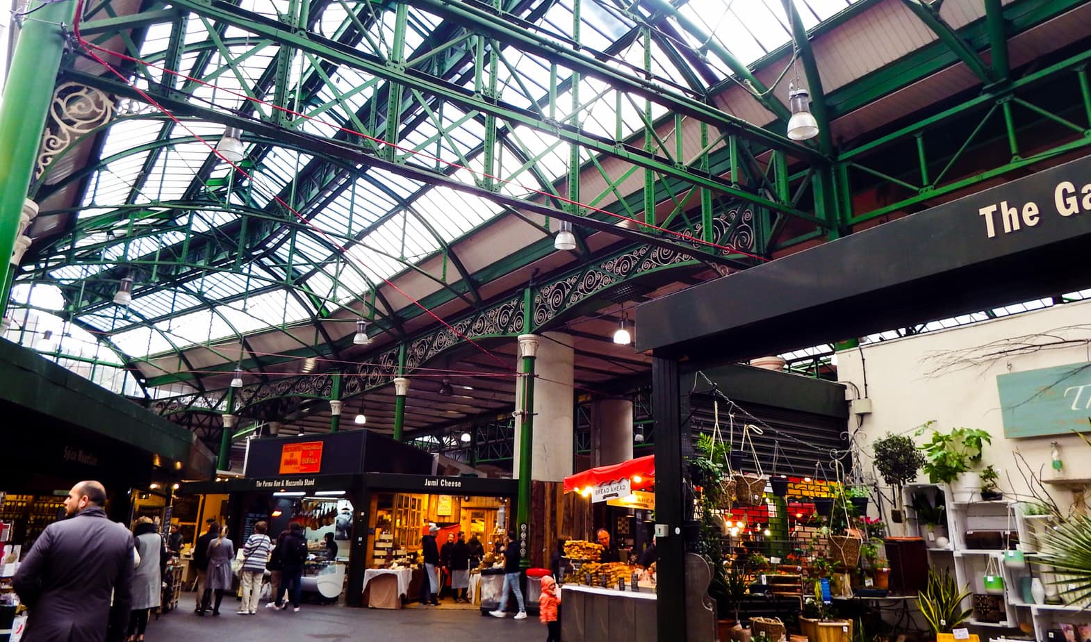 Borough Market London Guide: What to Eat & How to Visit